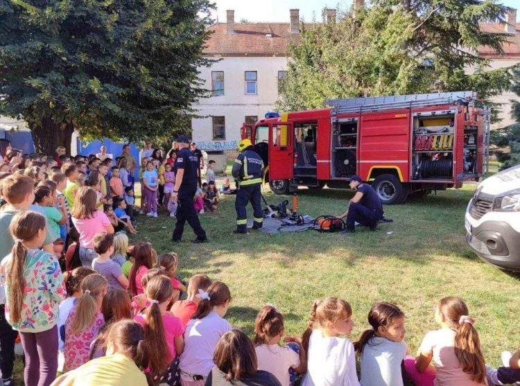 ПОКАЗНА ВЕЖБА НАШИХ ВАТРОГАСАЦА Општина Ковин